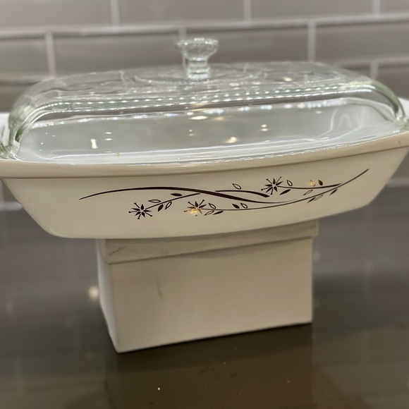Pyrex | Dining | Pyrex Golden Honeysuckle Covered Casserole 25q 55 ...